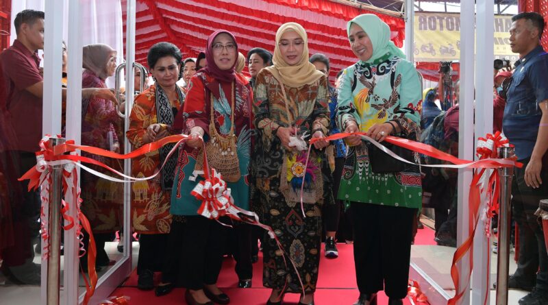 Tri Tito Karnavian Dampingi Ketum Dekranas Ibu Wury Ma’ruf Amin ... Tri Tito Karnavian Dampingi Ketum Dekranas Ibu Wury Ma’ruf Amin ...